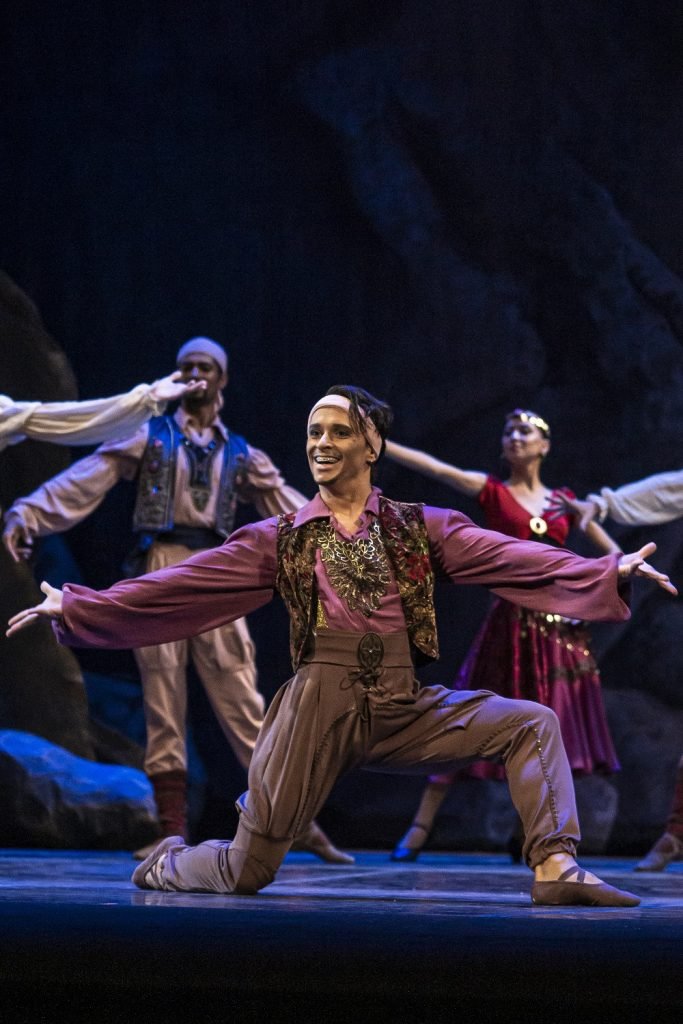 Ballet Vera Bublitz e as revelações da dança em noite de gala, no ...