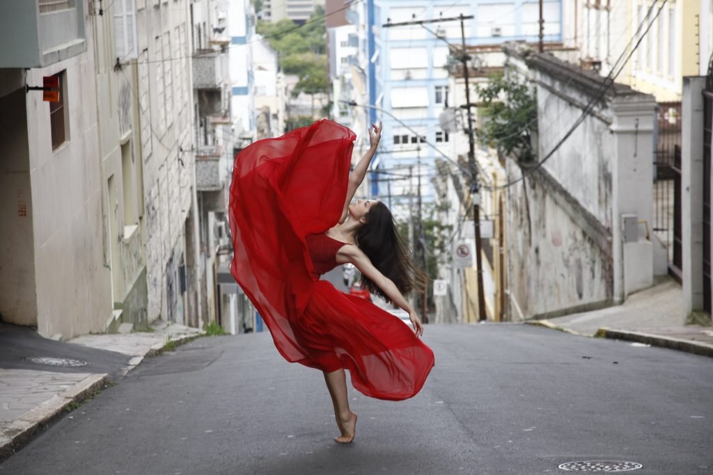 Ballet Vera Bublitz e as revelações da dança em noite de gala, no ...